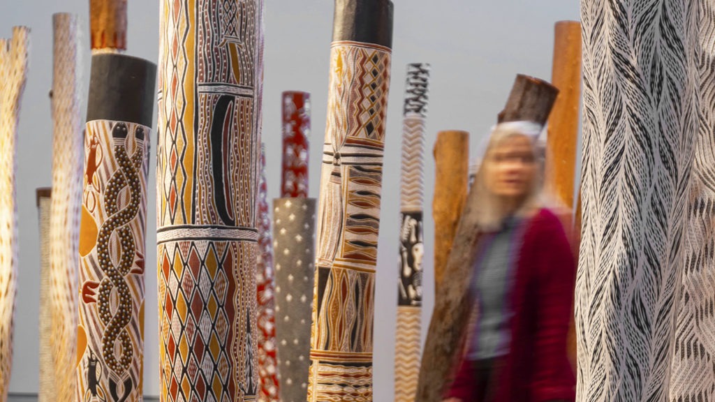 The Inside World: Contemporary Aboriginal Australian Memorial Poles ...